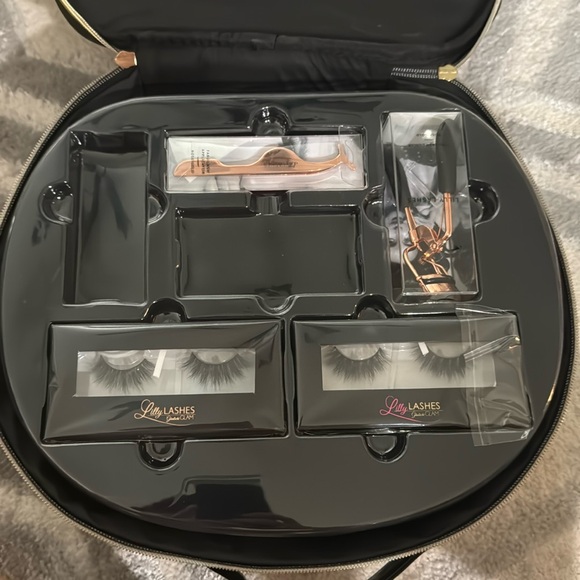Lilly Lashes | Makeup | Lily Lash Set And Bag With Lash Tools Included ...